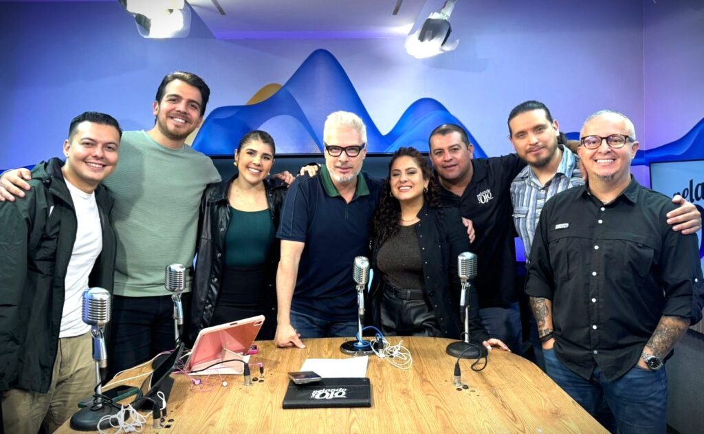 Don Francisco Presenta: Invitada Xiomara Ramírez - Pelando el Ojo